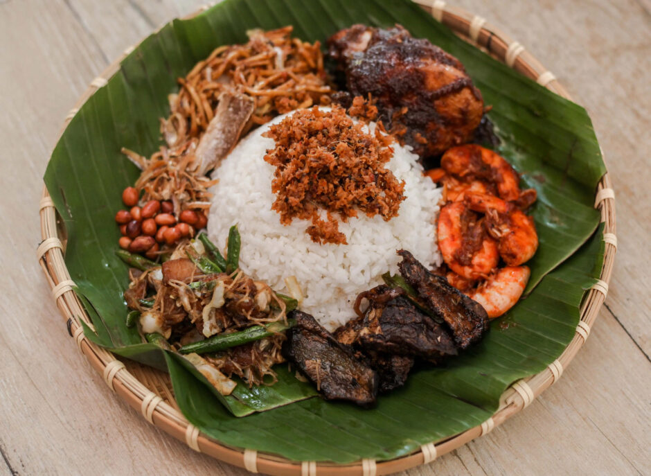 Nasi Ambeng: The Rice Platter Popular Among the Javanese Community in ...