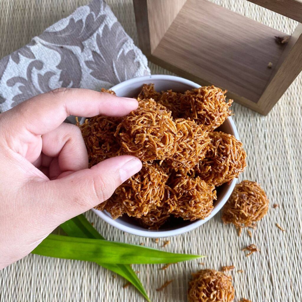 Kuih Cakar Ayam: The Crunchy Claw-Like Snack from Malaysia